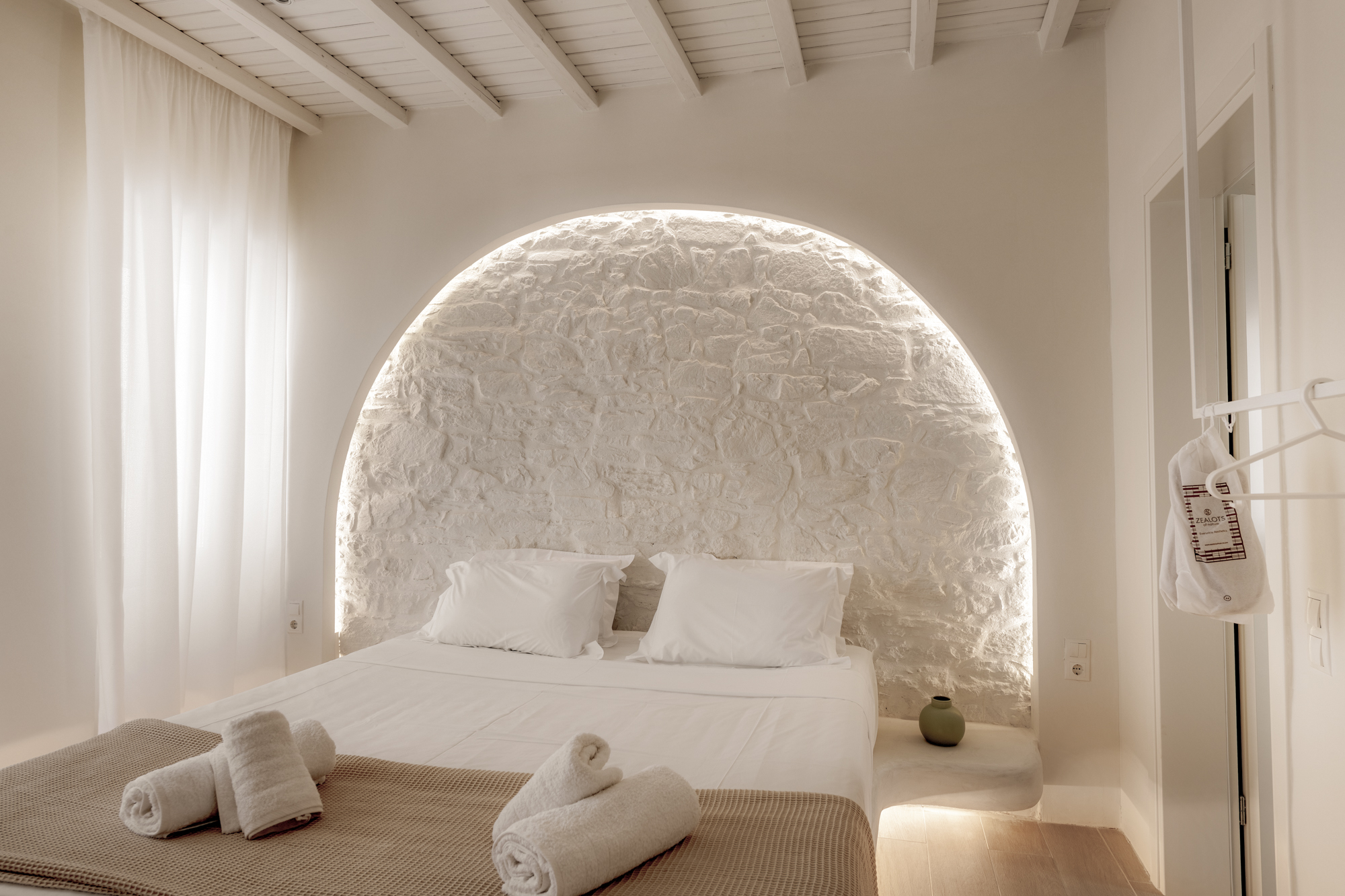 White Suites – Syros