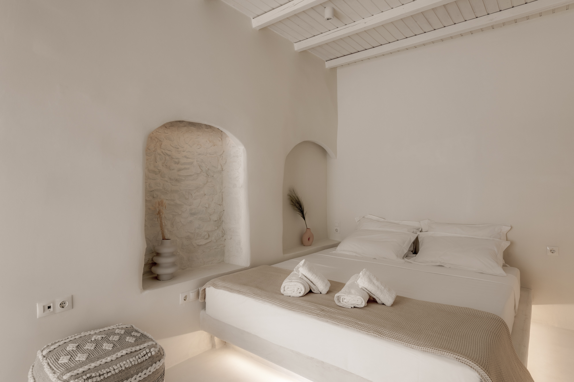 White Suites – Syros