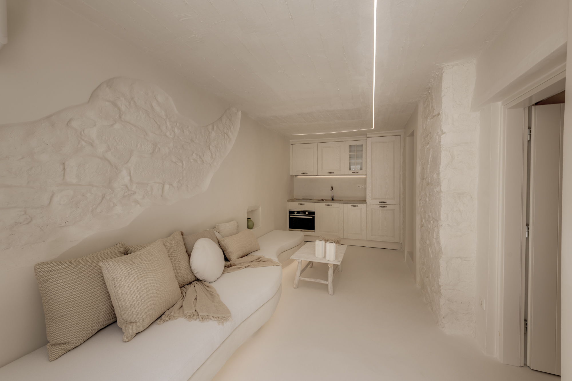 White Suites – Syros