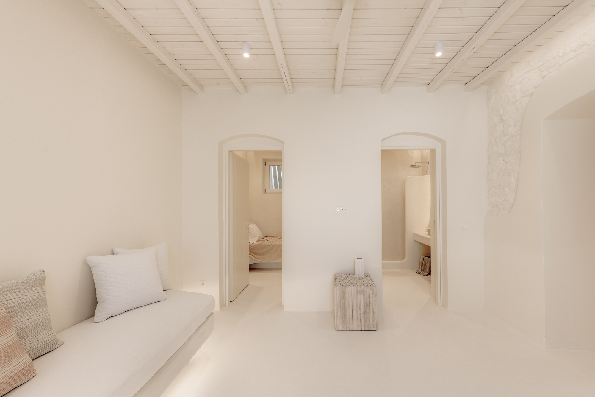 White Suites – Syros